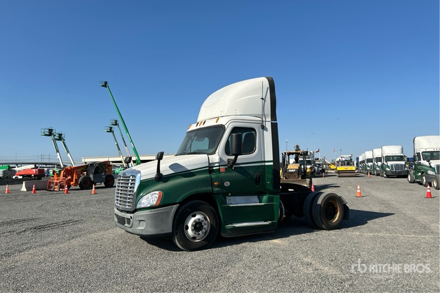 2015 Freightliner Cascadia 125 4x2 S/A Day Cab Truck Tractor | Ritchie ...