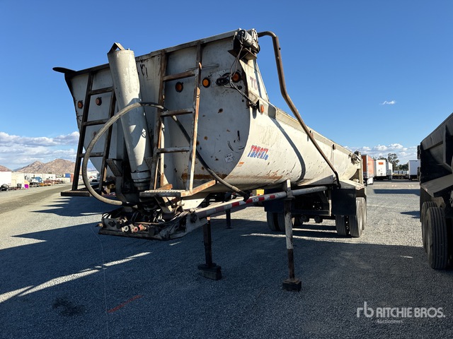 1998 Reliance 30 ft T/A Frameless End Dump Trailer | Ritchie Bros ...