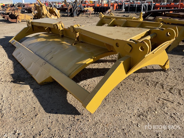 137 in Dozer Rake - Fits Cat D7 | Ritchie Bros. Auctioneers