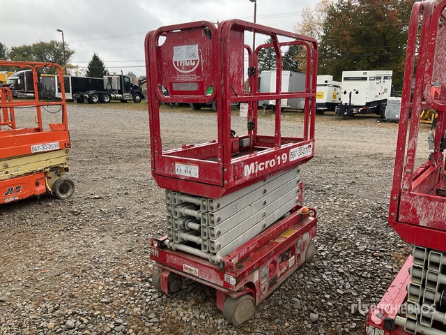 2017 MEC MICRO 19 Electric Scissor Lift | Ritchie Bros. Auctioneers