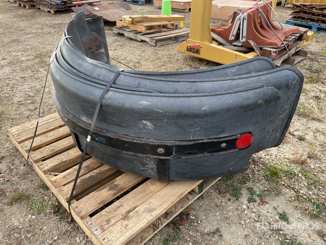 Fenders - Fits Cat 160M | Ritchie Bros. Auctioneers