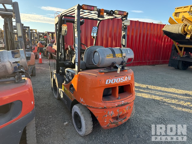 2017 Doosan G25P-5 4600 lb Pneumatic Tire Forklift in Perris ...
