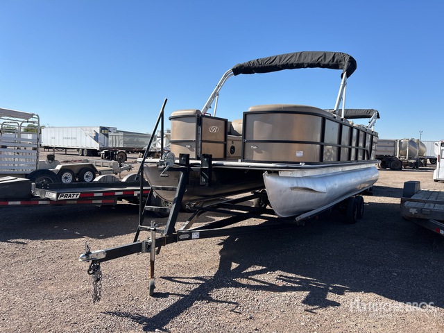 2022 Bentley 24 ft Pontoon Boat | Ritchie Bros. Auctioneers