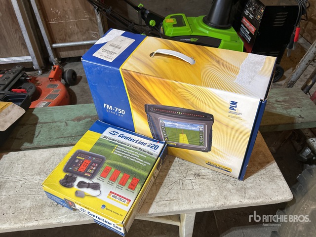 GPS Lightbar , New Holland FM 750 Display | Ritchie Bros. Auctioneers