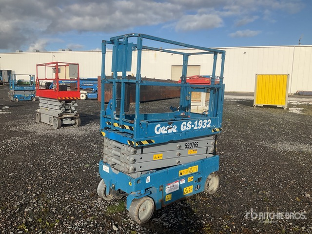 Genie Electric Scissor Lift | Ritchie Bros. Auctioneers