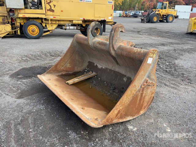 72 in Q/C Cleanup Excavator Bucket - Fits Hitachi ZX-230LC | Ritchie ...