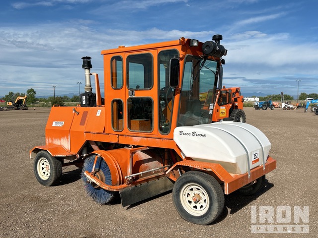 2017 Broce RCT 350 Self-Propelled Broom in Longmont, Colorado, United ...
