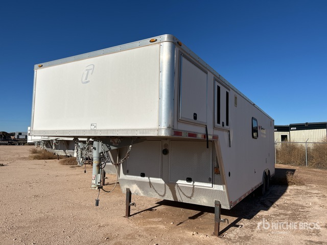 2015 Intech 32 ft x 8 ft 6 in Portable T/A Remolque laboratorio ...