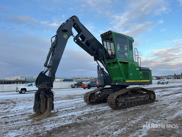 2019 John Deere 2156G Short Wood Log Loader | Ritchie Bros. Auctioneers