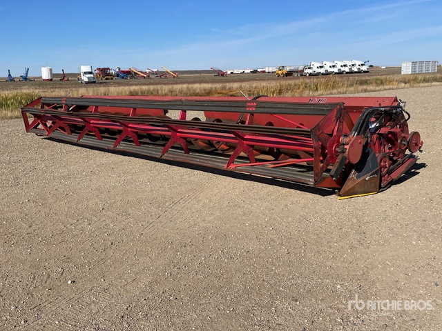 1996 Case 1010 30 ft Rigid Combine Header | Ritchie Bros. Auctioneers