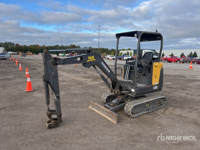 2018 Volvo EC20D Mini Excavator | Ritchie Bros. Auctioneers