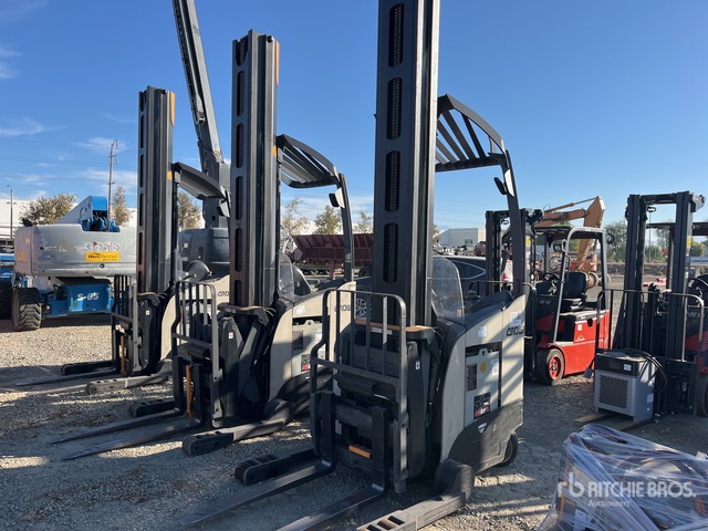 Crown RM6025-45 4500 lb Reach Truck | Ritchie Bros. Auctioneers