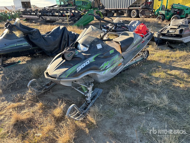 Arctic Cat Mountain Cat 900 Snowmobile (Inoperable) | Ritchie Bros ...
