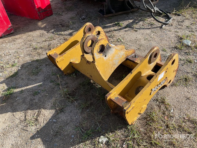 Wheel Loader Quick Coupler | Ritchie Bros. Auctioneers