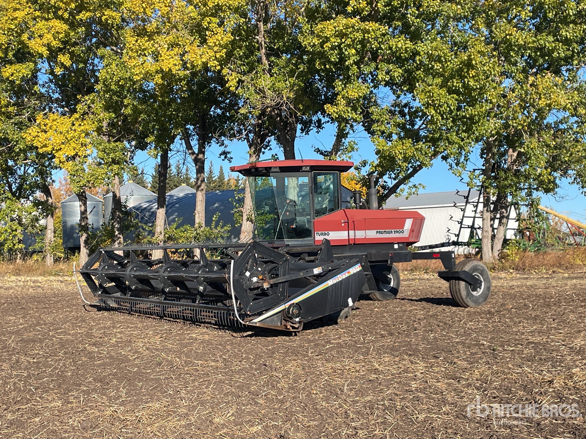 1995 Premier 2900 Turbo 25 ft Swather Windrower | Ritchie Bros. Auctioneers