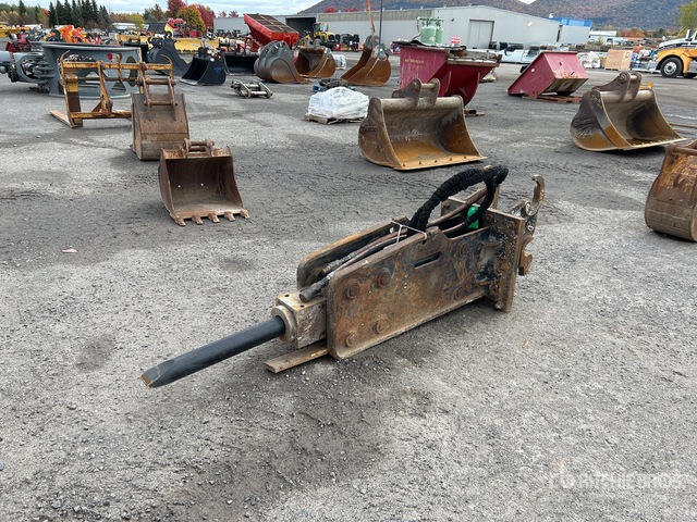 Q/C Backhoe Hydraulic Breaker - Fits John Deere 410L | Ritchie Bros ...