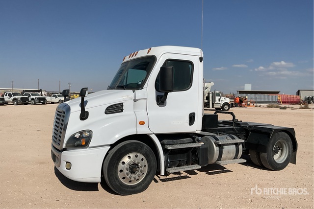 2017 Freightliner Cascadia 113 4x2 S/A Day Cab Truck Tractor | Ritchie ...