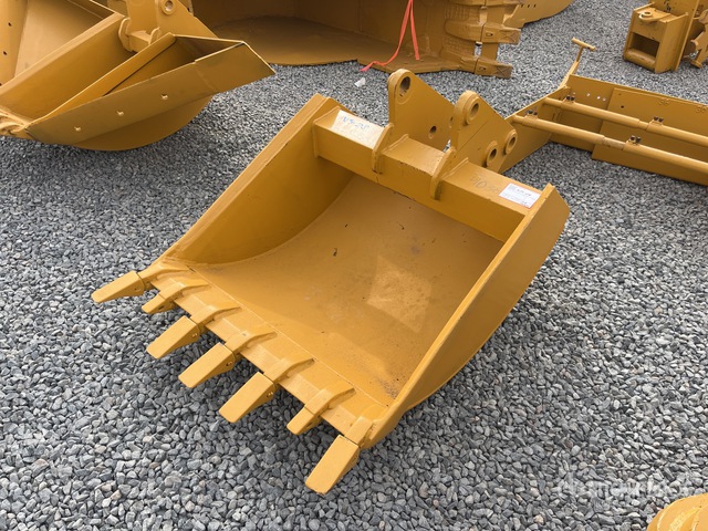 36 in Digging Backhoe Rear Bucket | Ritchie Bros. Auctioneers