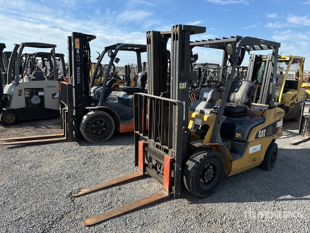 2014 Cat PD 5000 Pneumatic Tire Forklift | Ritchie Bros. Auctioneers