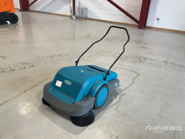 2019 Tennant S3 Walk-Behind Floor Sweeper | Ritchie Bros. Auctioneers