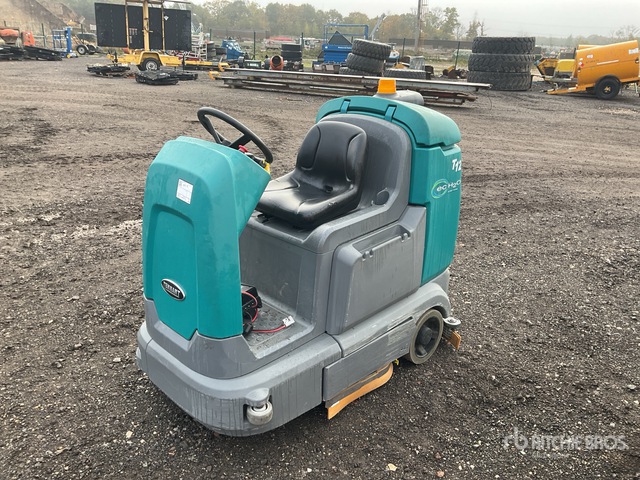 2015 Tennant T12 Ride-On Electric Floor Scrubber | Ritchie Bros ...