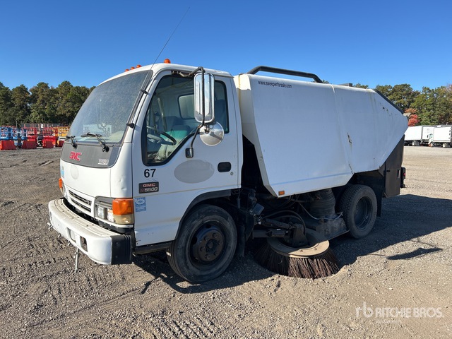 2005 GMC W5500 COE Sweeper Truck | Ritchie Bros. Auctioneers