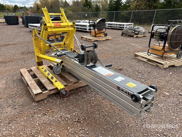 Sumner 2118 Material Hoist | Ritchie Bros. Auctioneers