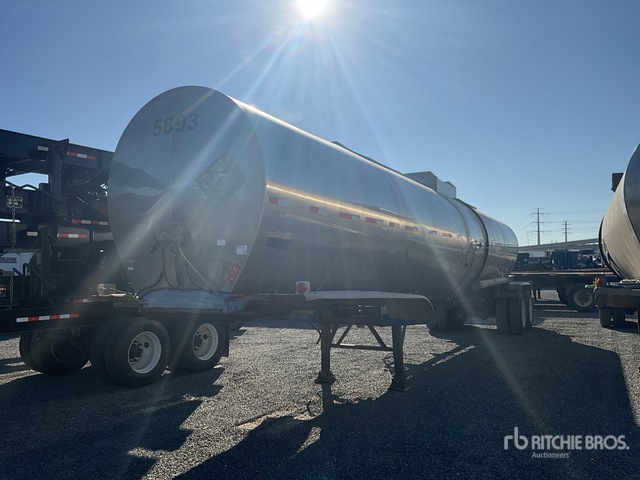 1982 Polar 8000 gal T/A Tanker Trailer | Ritchie Bros. Auctioneers