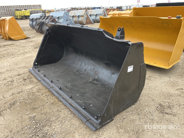 Cat 92 in Q/C 2.5 Yard GP Wheel Loader Bucket | Ritchie Bros. Auctioneers
