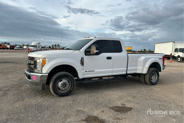 2017 Ford F-350 XL 4x4 Extended Cab Pickup | Ritchie Bros. Auctioneers