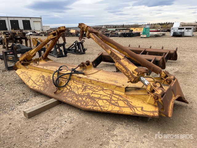 Cat 180 in Angle Dozer Blade - Fits Cat D8N | Ritchie Bros. Auctioneers