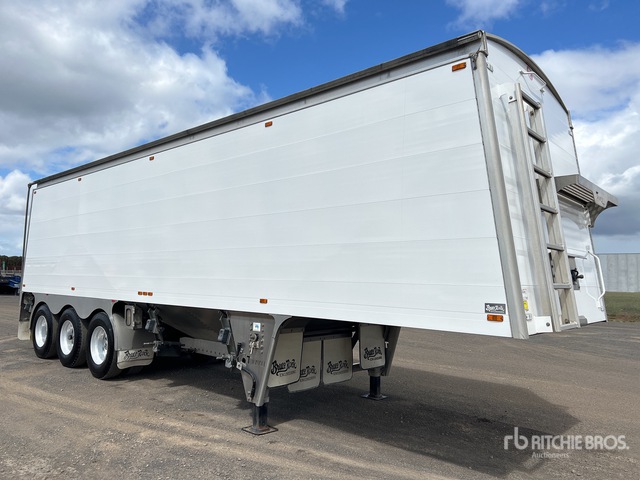 2021 Bruce Rock 10.2 m Tri/A Belly Dump Trailer | Ritchie Bros. Auctioneers