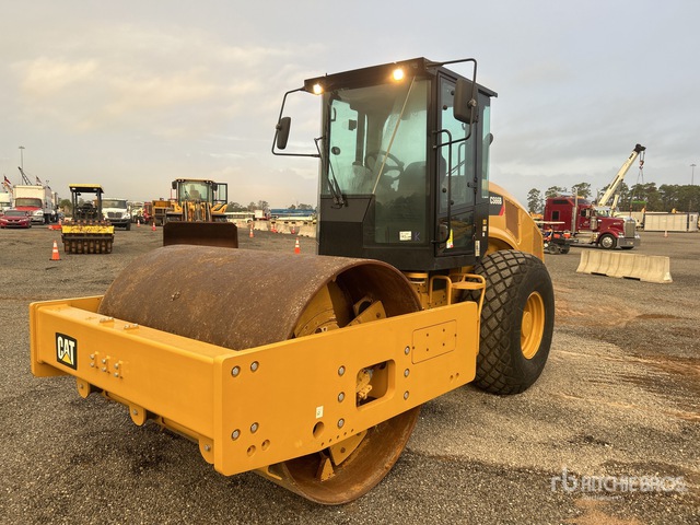 2020 Cat CS-66B Smooth Drum Compactor | Ritchie Bros. Auctioneers