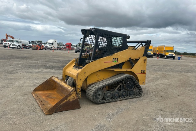 2003 Cat 257 Compact Track Loader | Ritchie Bros. Auctioneers