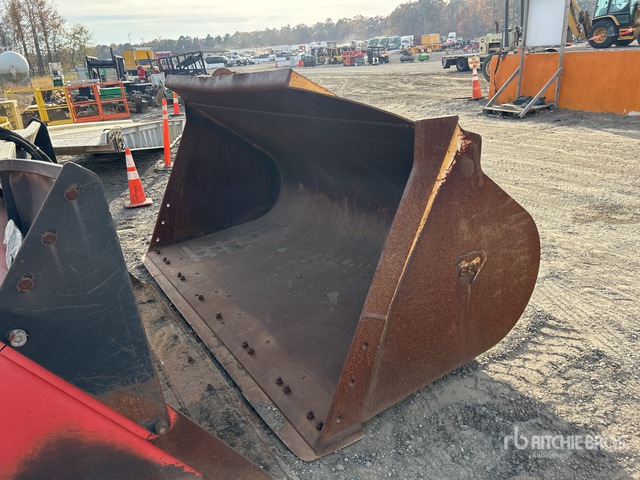 91 in General Purpose Wheel Loader Bucket | Ritchie Bros. Auctioneers