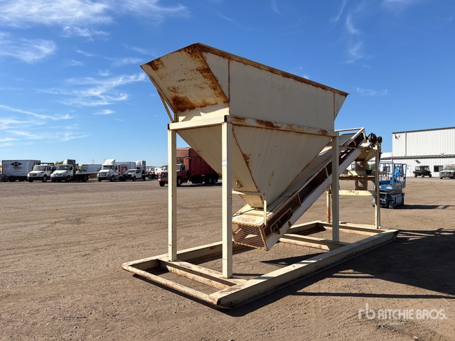 Custom Built 14 ft x 4 ft Aggregate Hopper | Ritchie Bros. Auctioneers