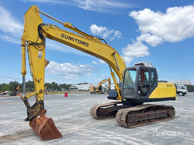 Sumitomo SH210-5 Tracked Excavator | Ritchie Bros. Auctioneers