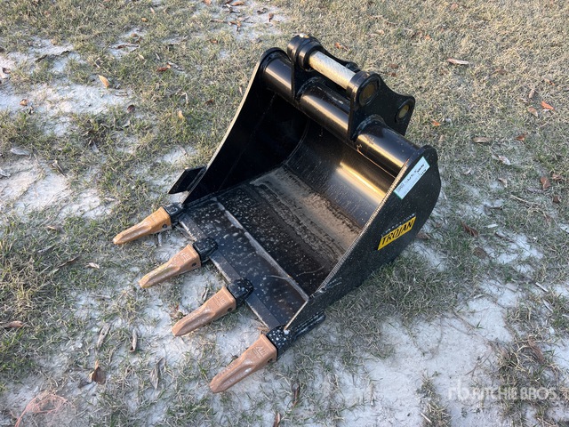 Trojan 35CL 24 in Digging Excavator Bucket - Fits 40mm Cat 303, 303.5 ...