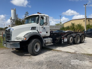 2006 Mack CT713 8x4 Roll-Off Truck in Orlando, Florida, United States ...