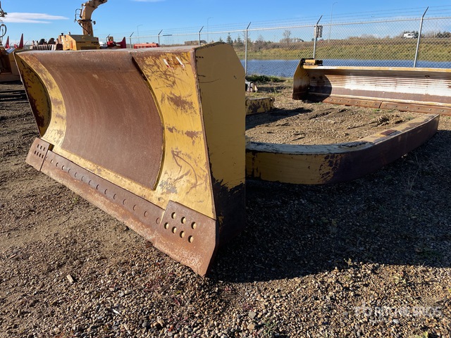 120 in Dozer Blade - Fits Cat D8 | Ritchie Bros. Auctioneers