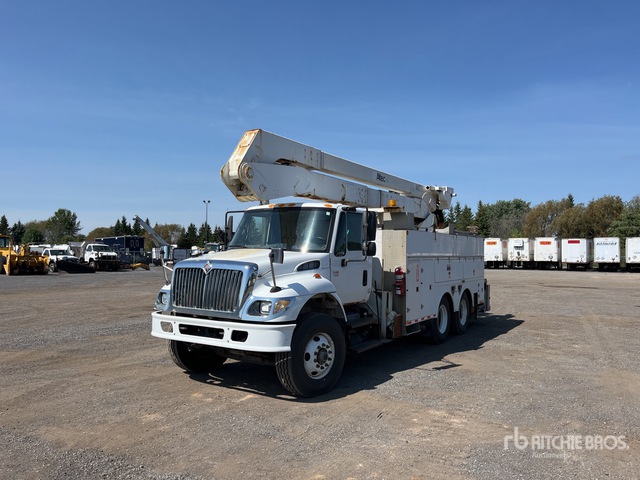 Altec A55E 54 ft on 2003 International 7400 6x4 Bucket Truck | Ritchie Bros. Auctioneers