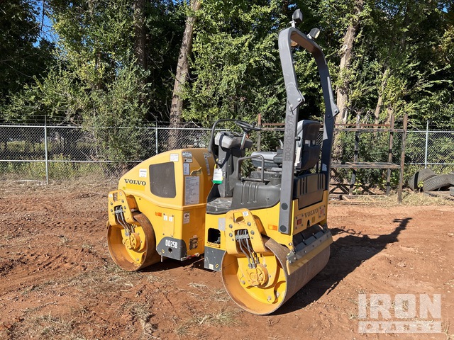 2017 Volvo DD25B Double Drum Roller in Chickasha, Oklahoma, United ...