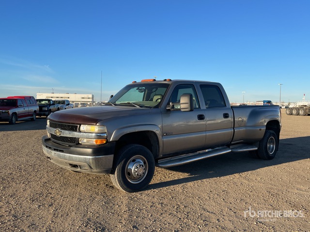 2002 Chevrolet SILVERADO 3500 4x4 Crew Cab Pickup | Ritchie Bros ...
