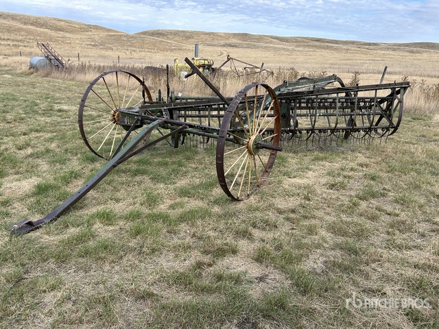 John Deere Rastrillo de pastos | Ritchie Bros. Auctioneers
