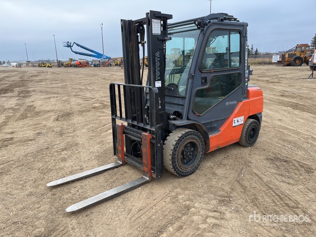 2018 Toyota 8FGU32 6020 lb Pneumatic Tire Forklift | Ritchie Bros ...