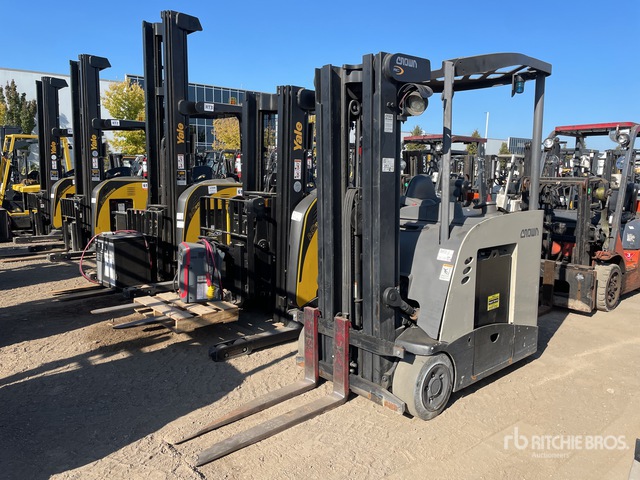 Crown 2400 lb Electric Forklift | Ritchie Bros. Auctioneers