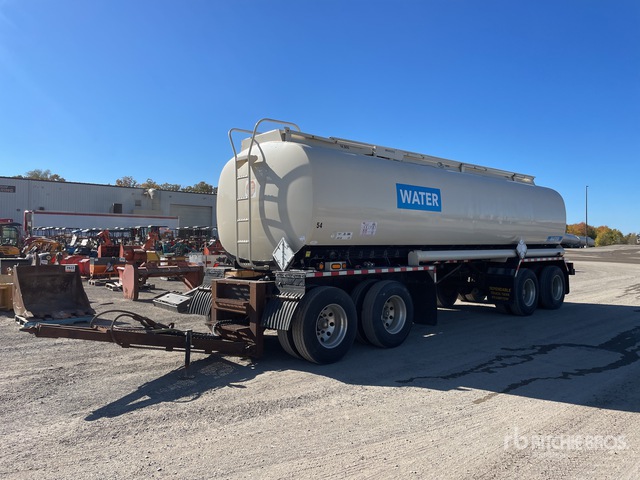 2001 Dependable 32000 gal Quad/A Water Tank Trailer | Ritchie Bros ...