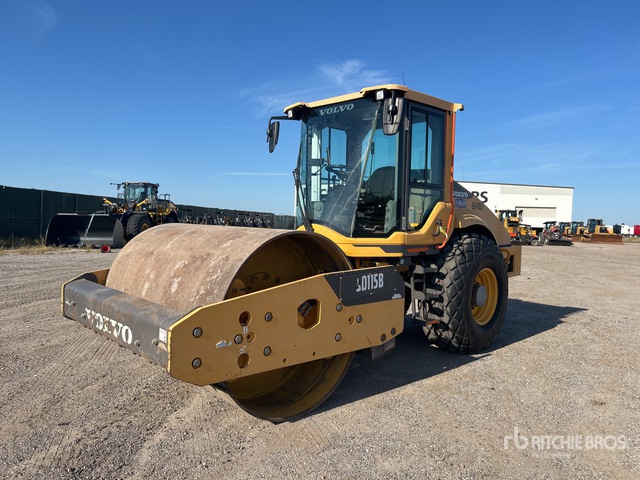 2018 Volvo SD115B Smooth Drum Compactor | Ritchie Bros. Auctioneers