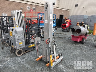 Sumner 2118 Material Hoist in Chilliwack, British Columbia, Canada ...