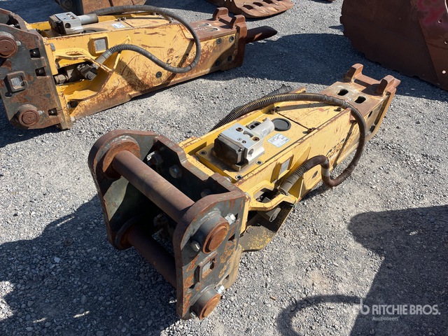 Magnum Attachments RHB325-6 14 mm Hydraulic Breaker | Ritchie Bros ...